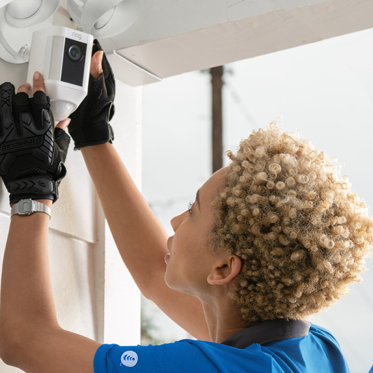 Floodlight Plug-In Installation – OnTech